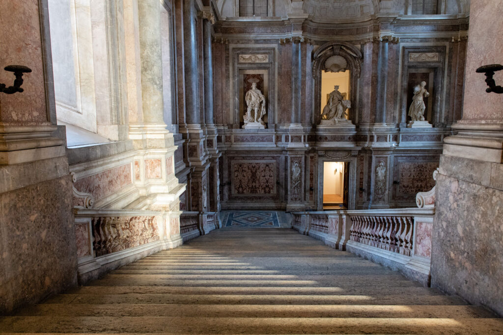 Scalone Reale e Vestibolo Inferiore - Reggia di Caserta