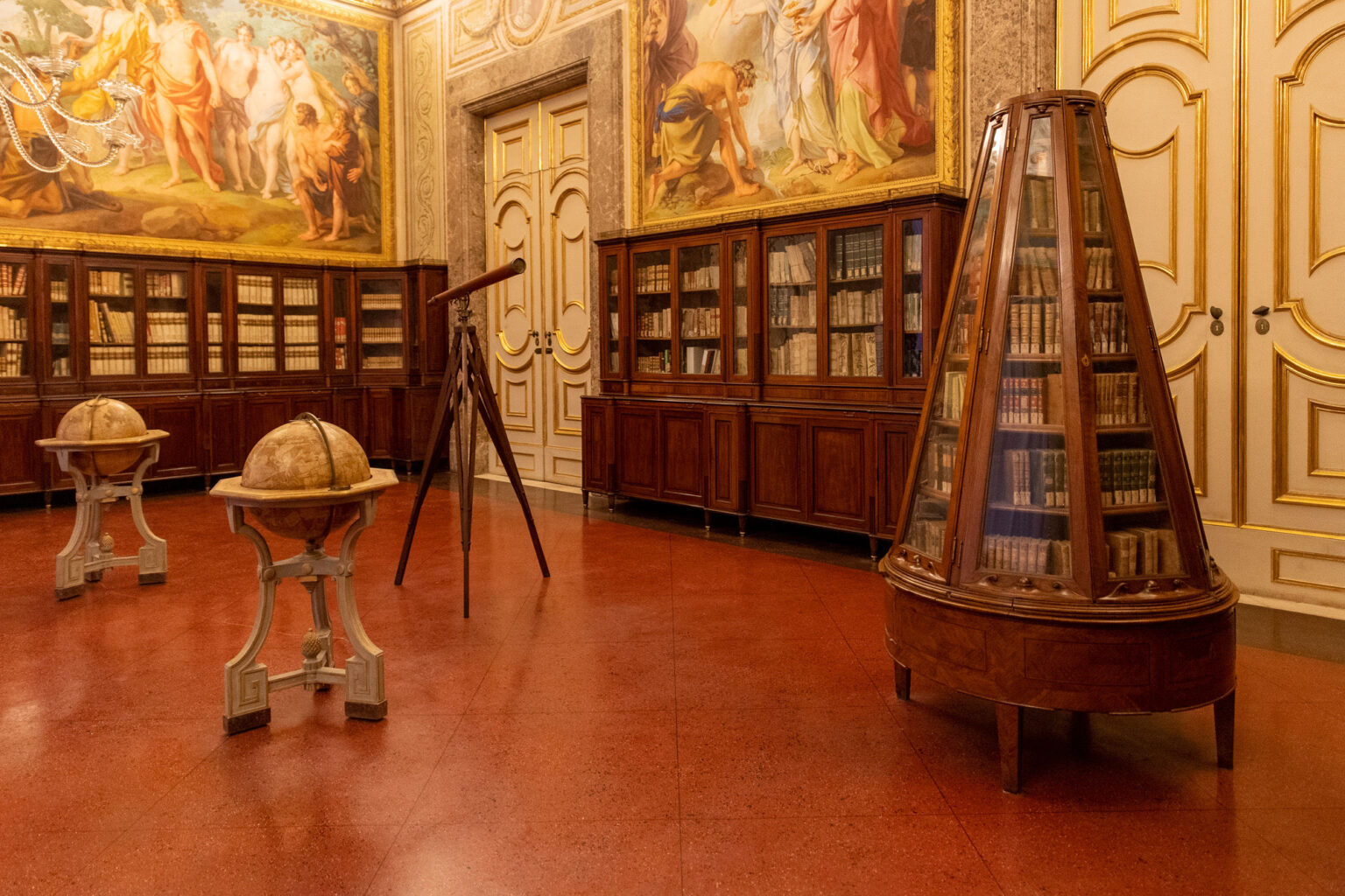 The Palatine Library - Reggia di Caserta